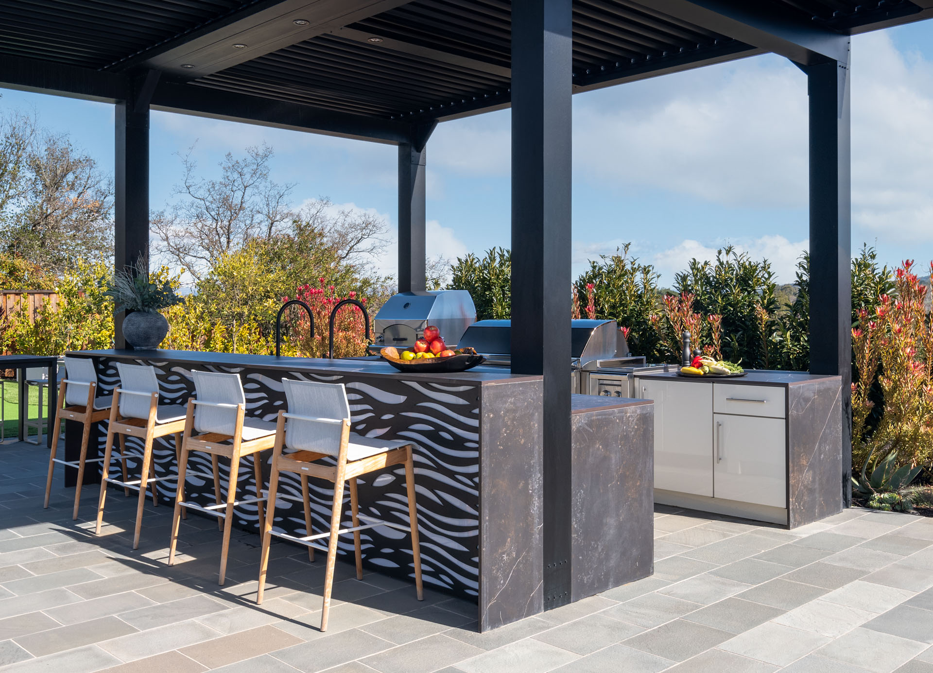 Open Air Entertaining – Premier Outdoor Cabinetry