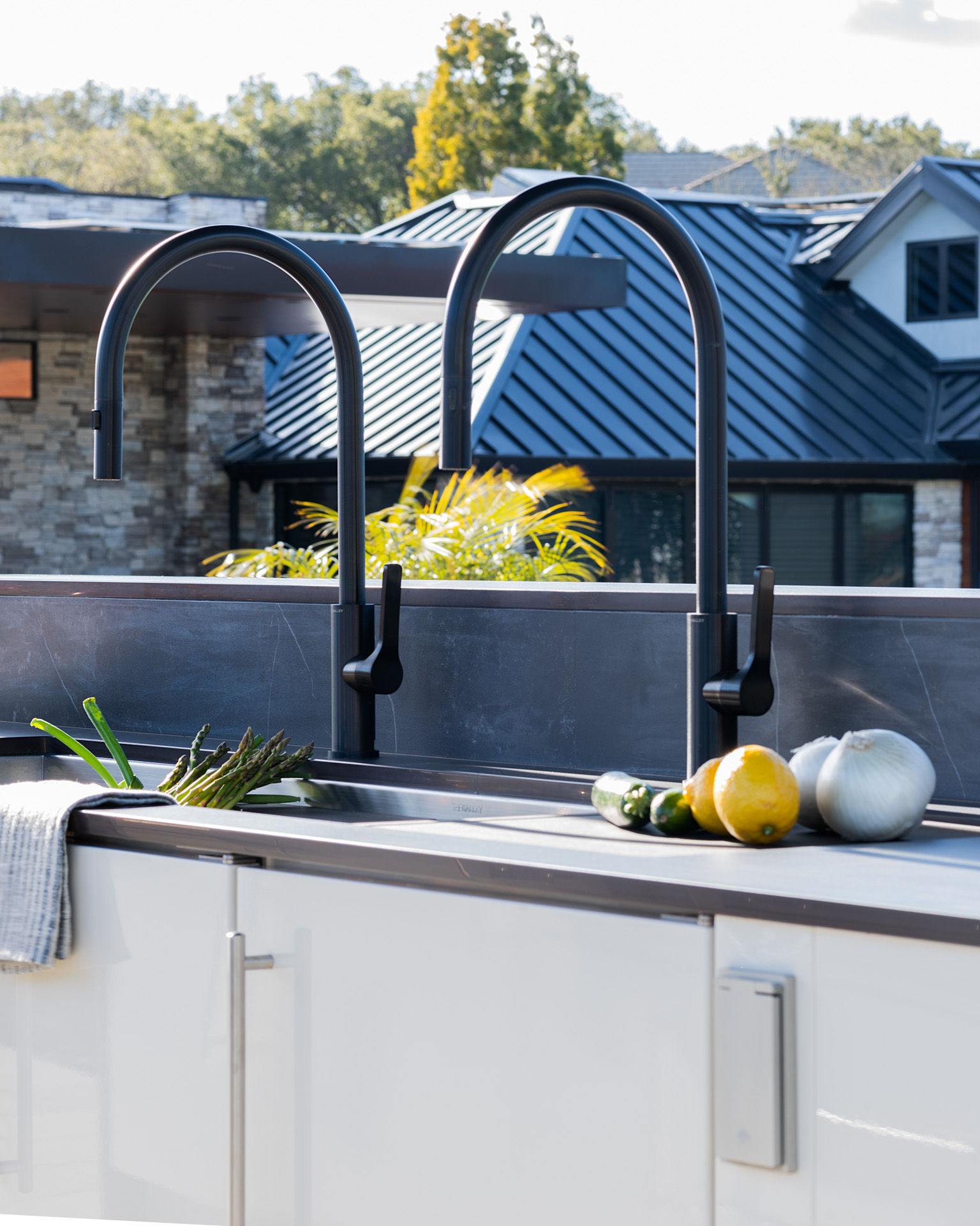 Open Air Entertaining a Premier Kitchen by Conceptual Kitchens ...